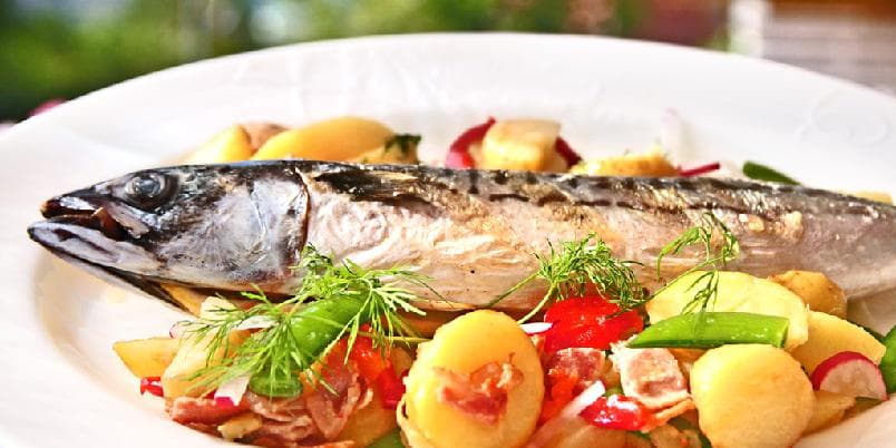 Grillet makrell med potetsalat - Oppskrifter