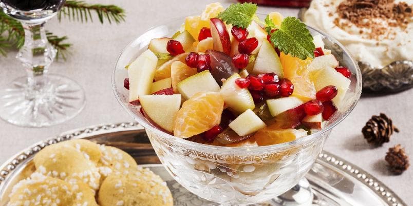 Fruktsalat med portvinskrem - Oppskrifter